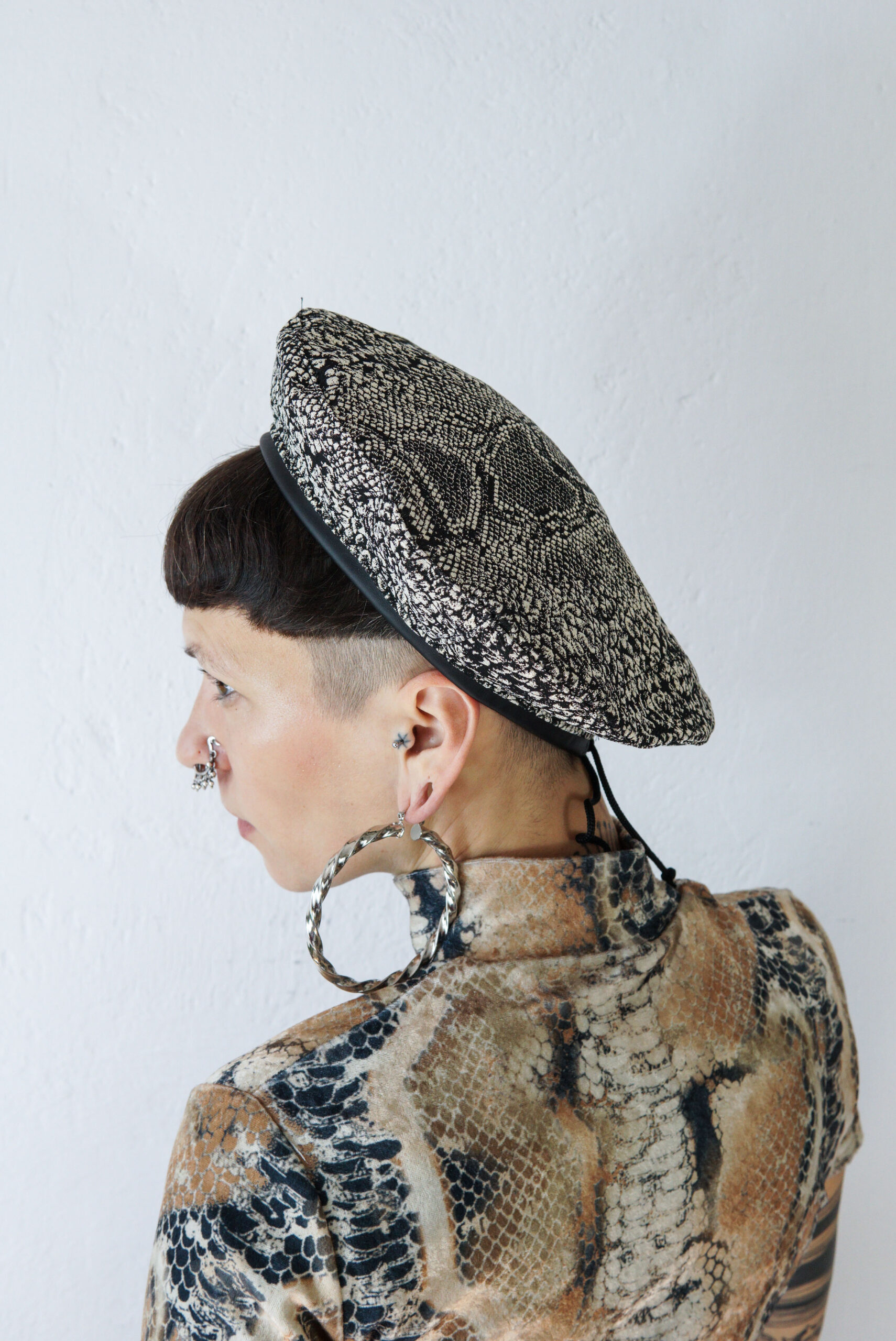 Beret // golden snake